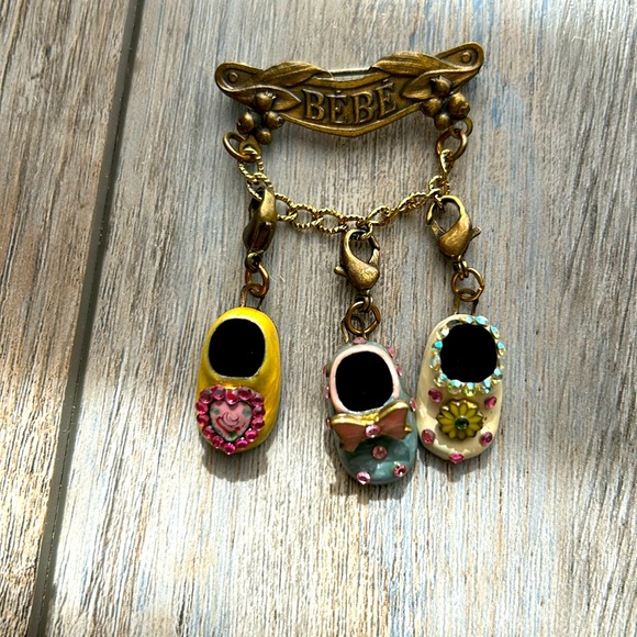 unknown | Jewelry | Vintage Brass And Enamel Shoe Pin | Poshmark